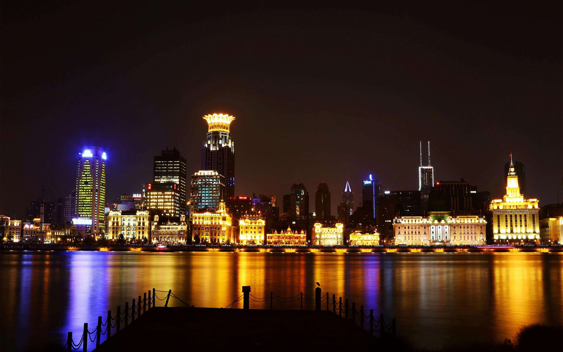 上海外滩城市夜景图片桌面壁纸_建筑电脑壁纸-52图片网