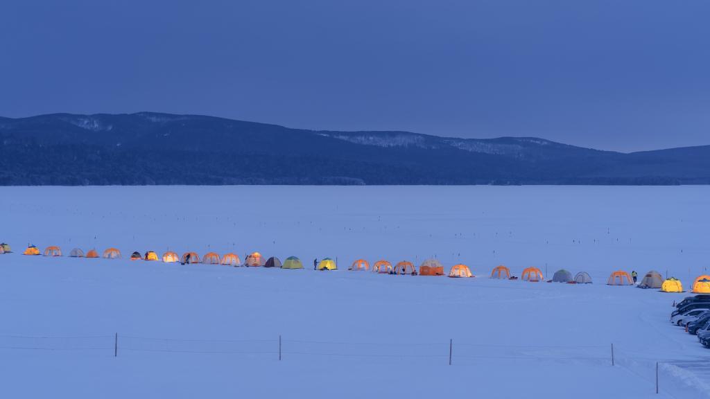 北海道道东的雪景风光电脑壁纸_风景电脑壁纸-52图片网